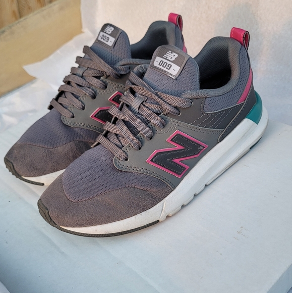 Shoes | New Balance 09 Size 5 | Poshmark